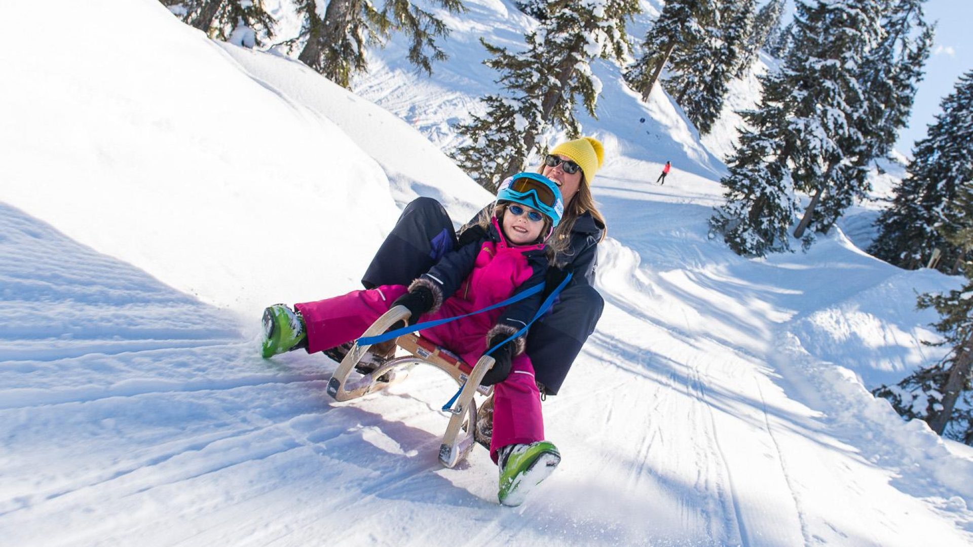 Rodeln in Vorarlberg - Rodelbahnen - Nachtrodeln bei Flutlicht ...