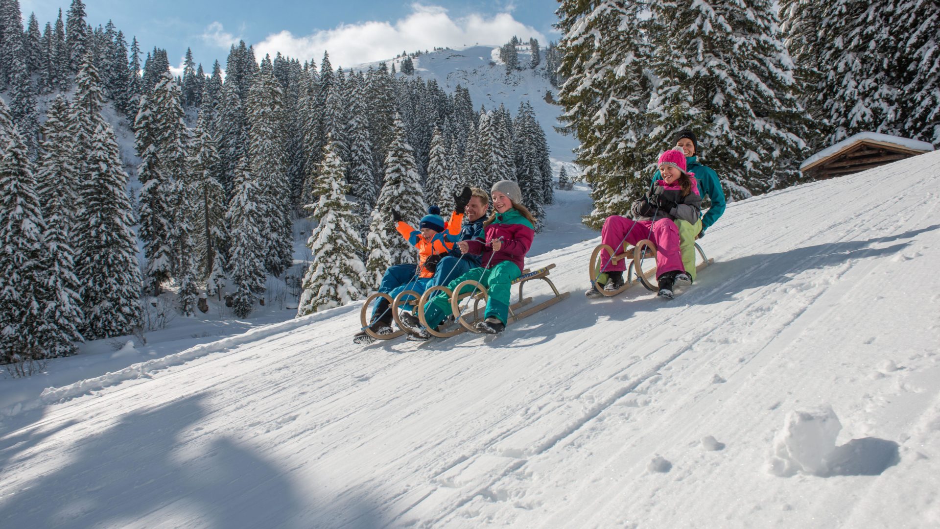 Rodeln in Vorarlberg - Rodelbahnen - Nachtrodeln bei Flutlicht ...